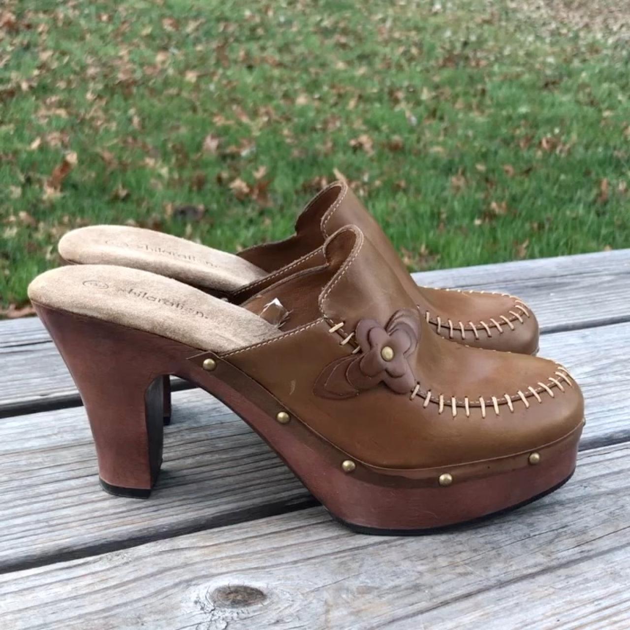 Xhilaration Women's Tan Clogs | Depop