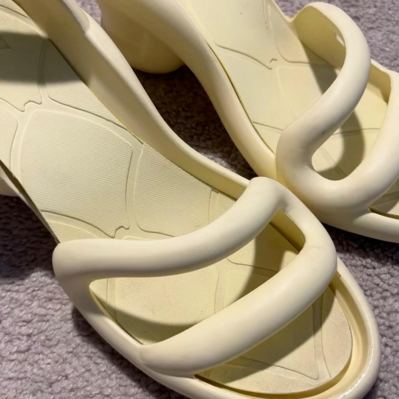 Camper Women's Cream Courts | Depop