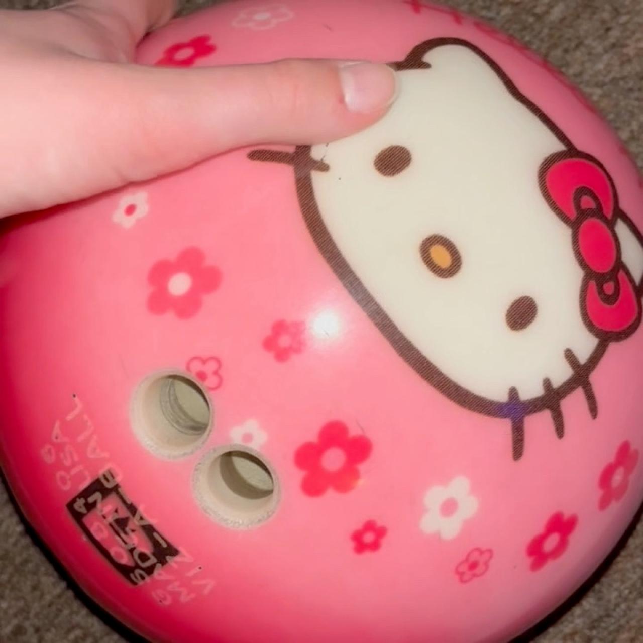 Dope Vintage 2004 Sanrio Hello Kitty Bowling Ball 🛸 Depop