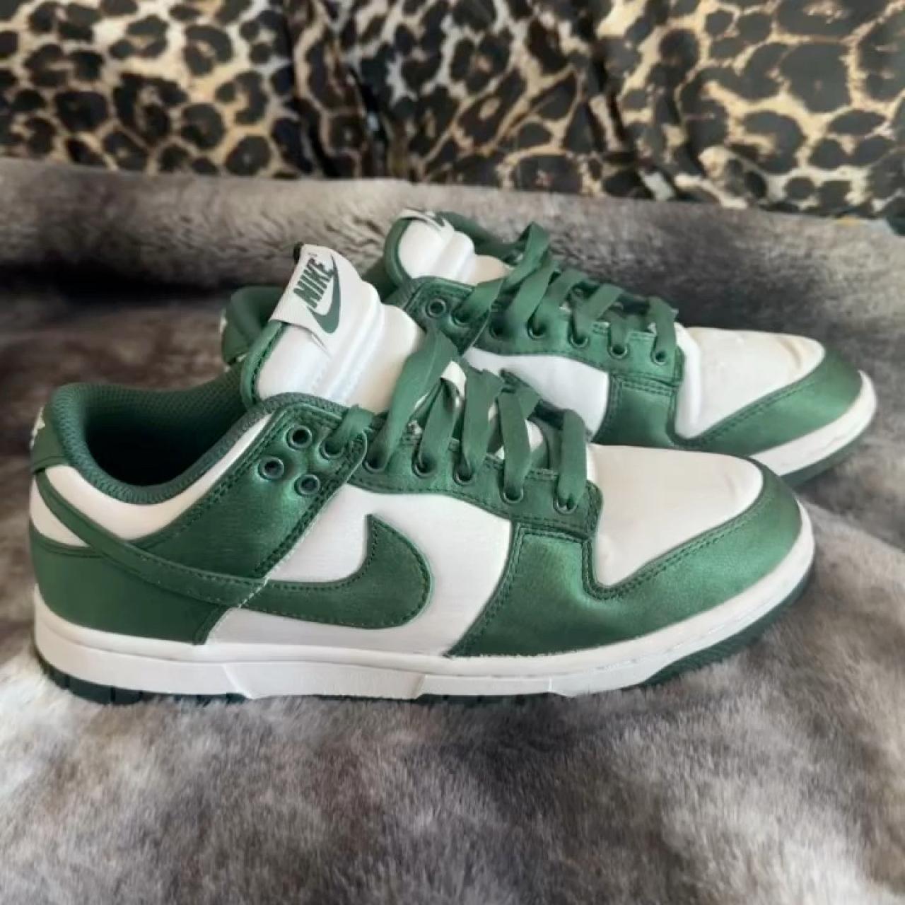 Nike dunks women’s 6 - only wore a few times -... - Depop