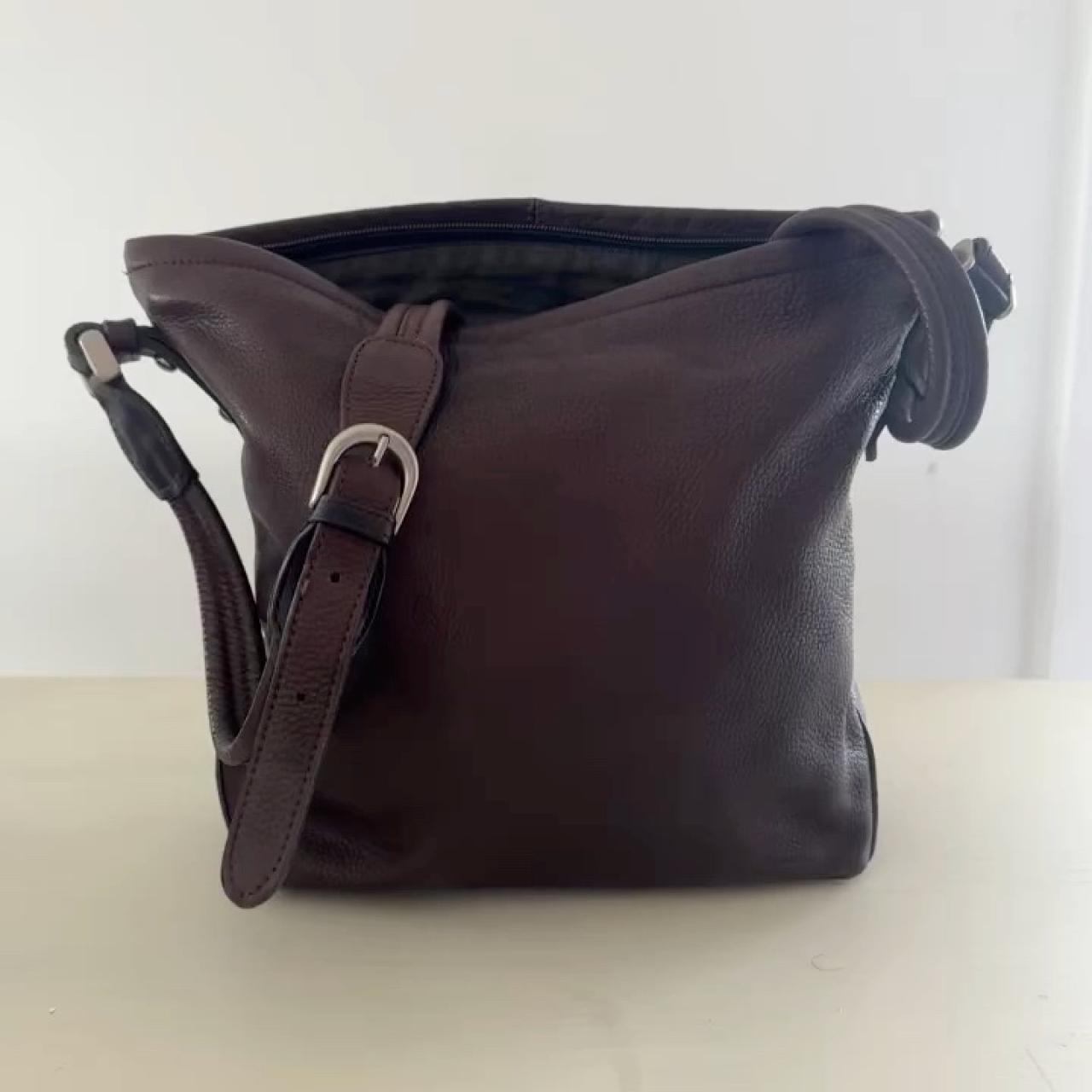 Chocolate brown leather purse - Depop